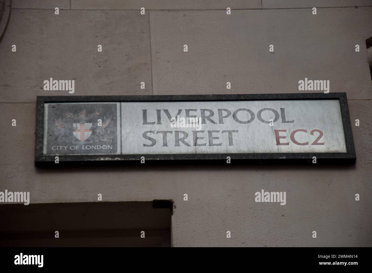 Liverpool street station sign hi-res stock photography and images - Alamy