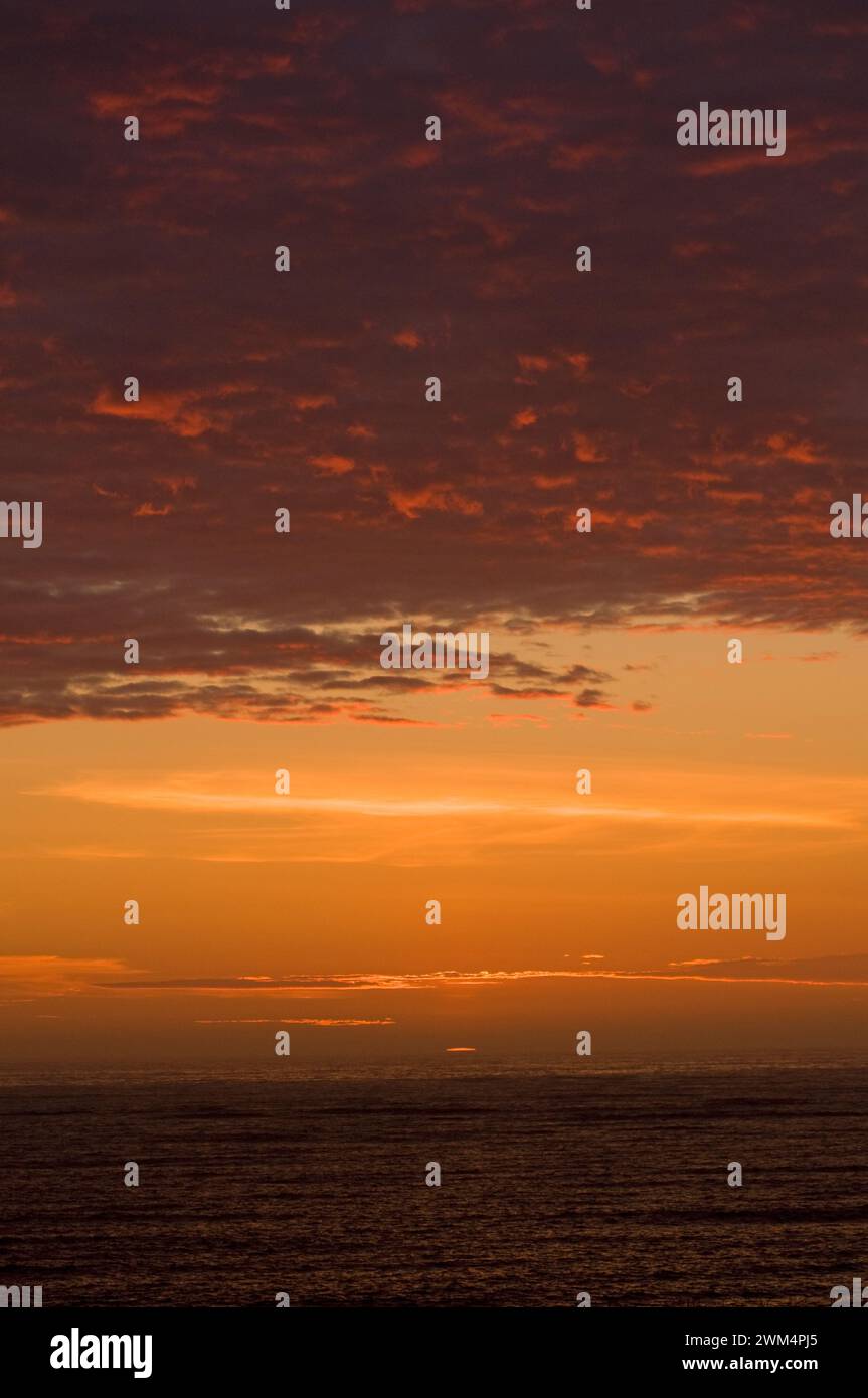Sunsetting with clouds from the eastern horizon as seen from Barter ...
