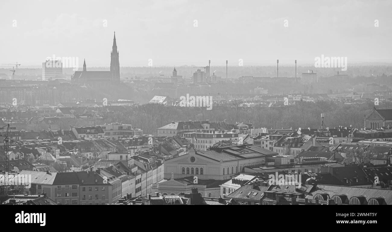 Munchen munich germany marienplatz Black and White Stock Photos ...