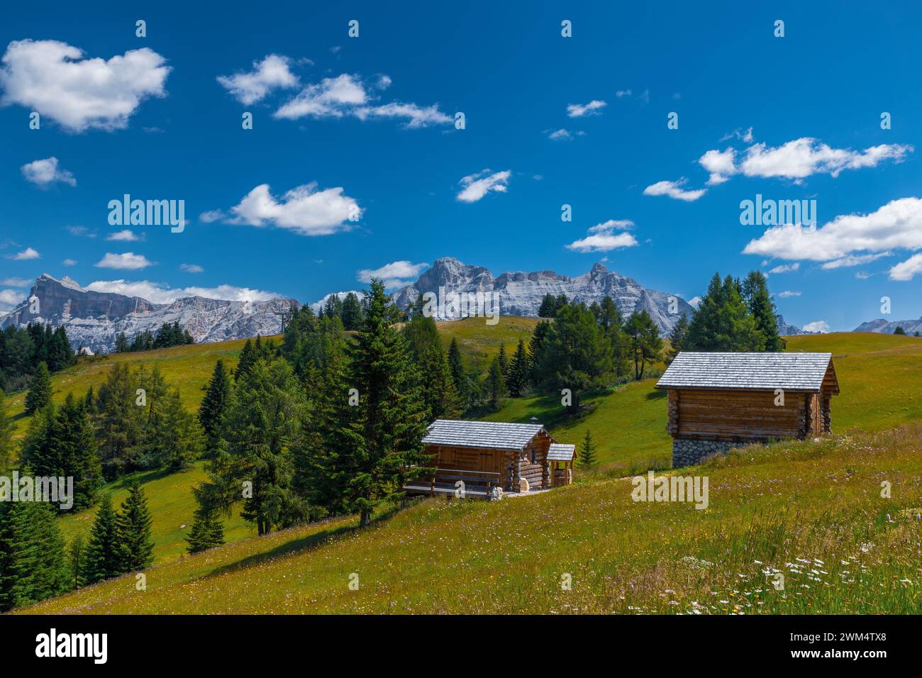 Dolomiti Alps in Alta Badia landscape amd peaks view, Trentino Alto ...