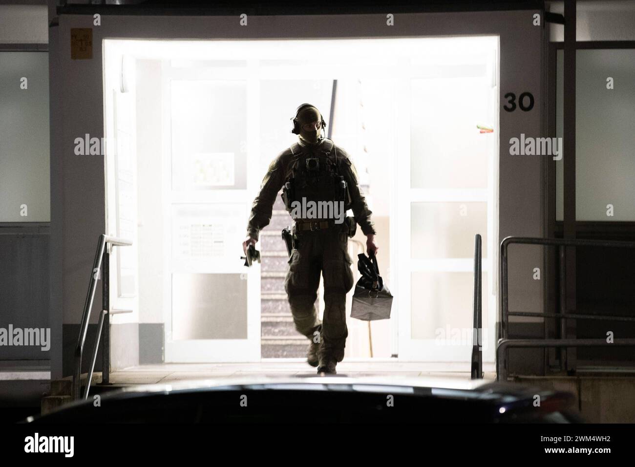 Pezialeinsatzkommando hi-res stock photography and images - Alamy