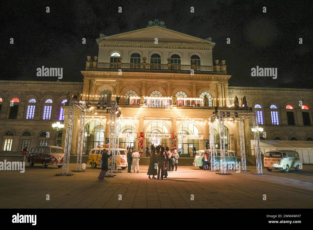 Hannover, Niedersächsische Staatsoper, Opernball 2024 unter dem Motto ...