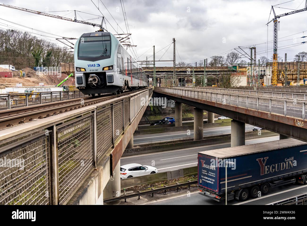 Railroad bridges at the Duisburg-Kaiserberg interchange, complete ...