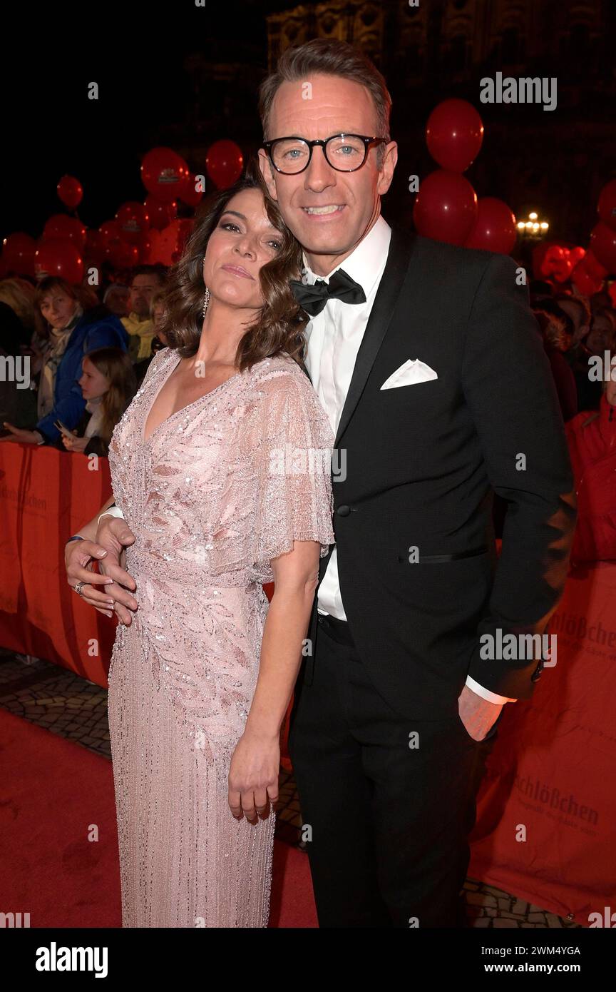 Ana Plasencia und Peter Imhof beim 16. SemperOpernball 2024 in der ...