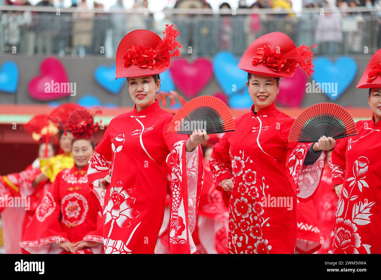 Chinese catwalk hi-res stock photography and images - Alamy
