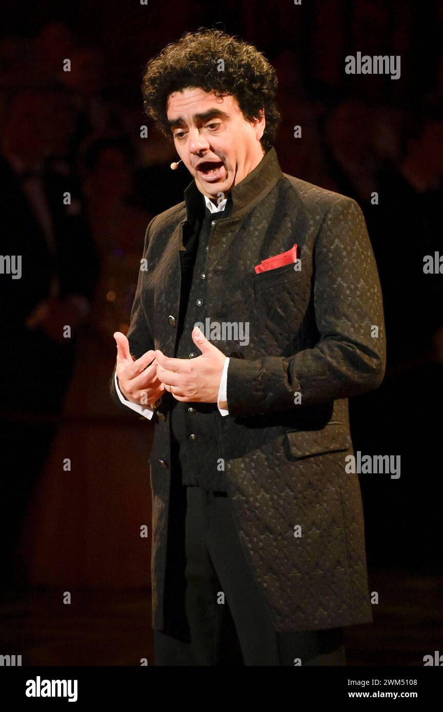 Rolando Villazon beim 16. SemperOpernball 2024 in der Semper Oper ...