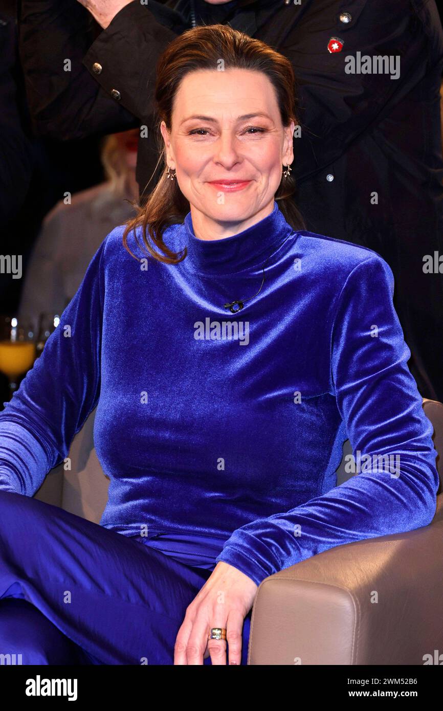 Anja reschke hi-res stock photography and images - Alamy