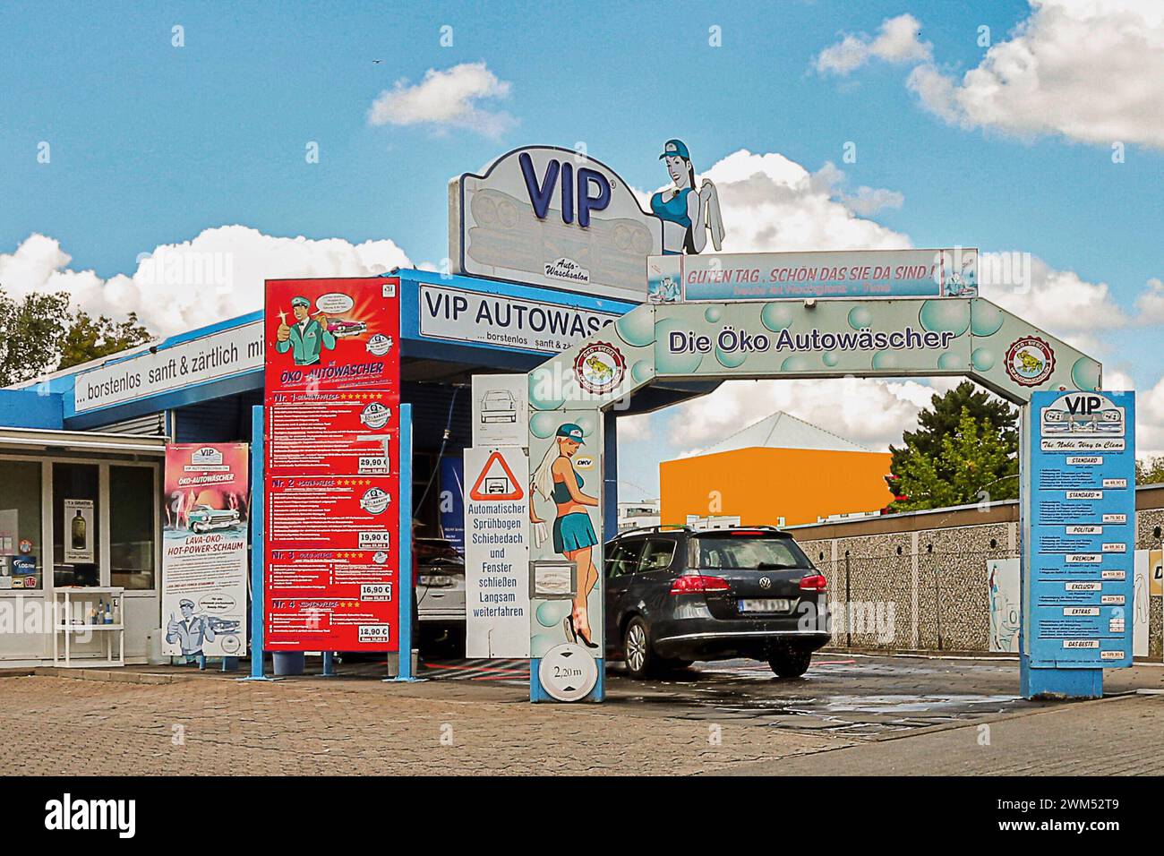 VIP Autowaschanlage - gesehen am 30.07.2022 in Hannover *** VIP car ...