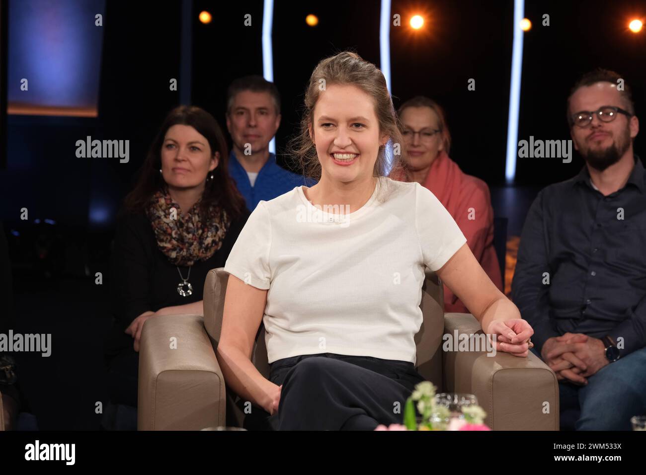 Leah Weigand, Poetry-Slammerin, zu Gast in der NDR Talk Show ...