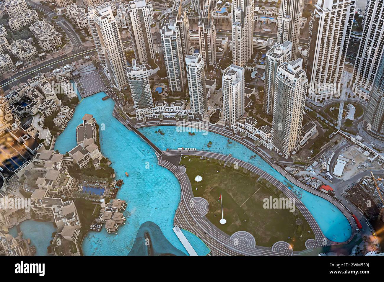 The top view on Dubai from the highest tower in the world, Burj Khalifa ...