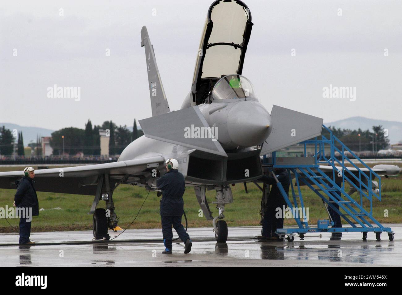 - Italian Air Force, the new fighter aircraft Eurofighter "Typhoon" on ...