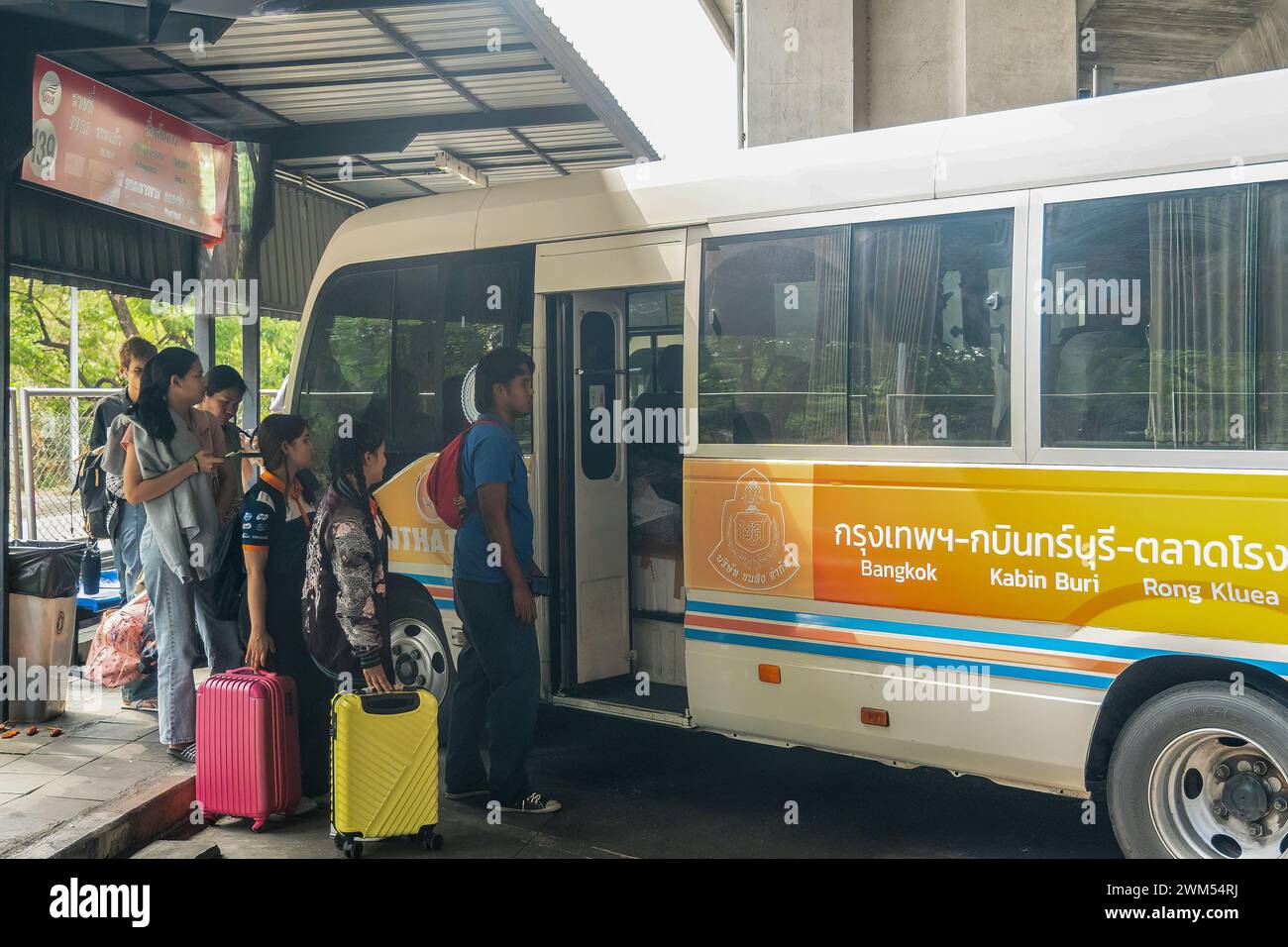 Exploring travel options hi-res stock photography and images - Alamy