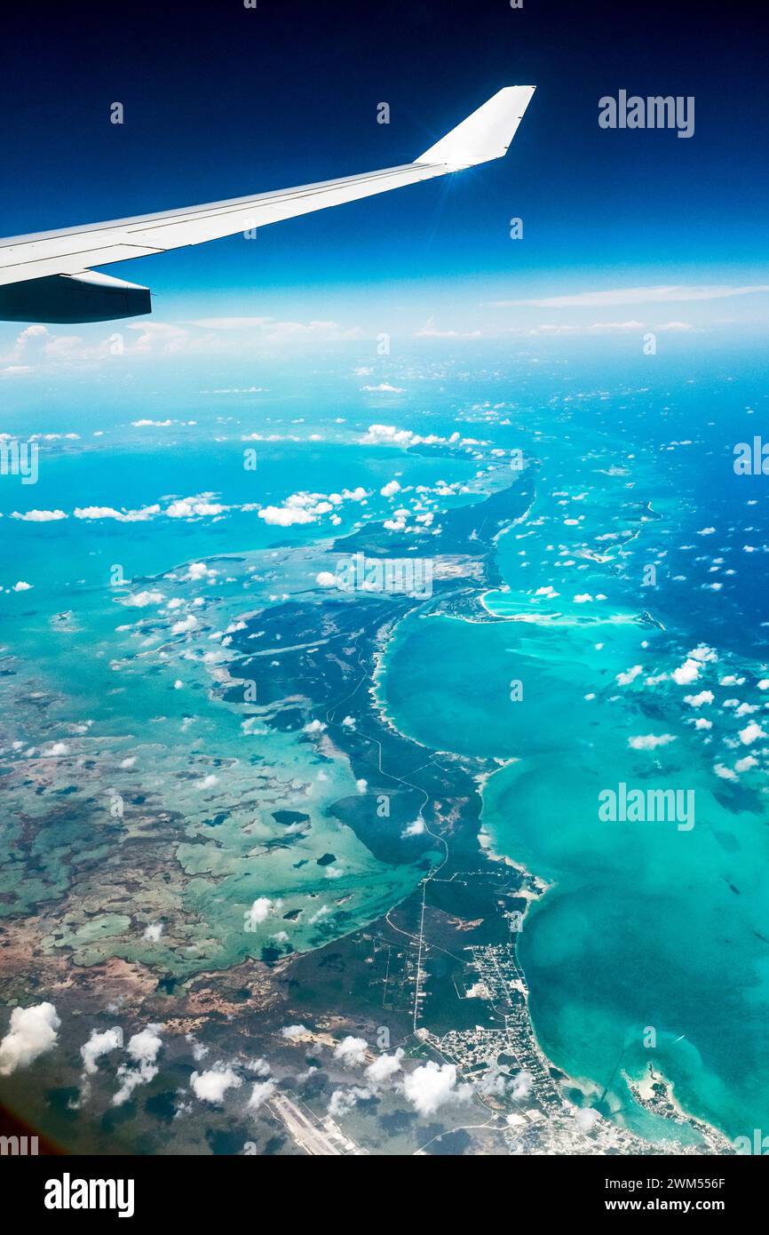 Flight over the Bahamas in the Caribbean Stock Photo - Alamy