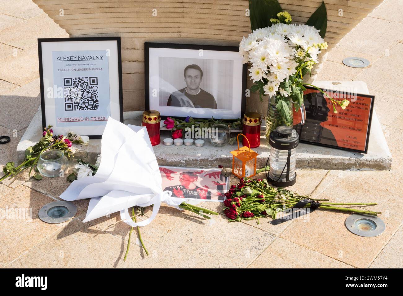 Alexey navalny memorial hi-res stock photography and images - Alamy