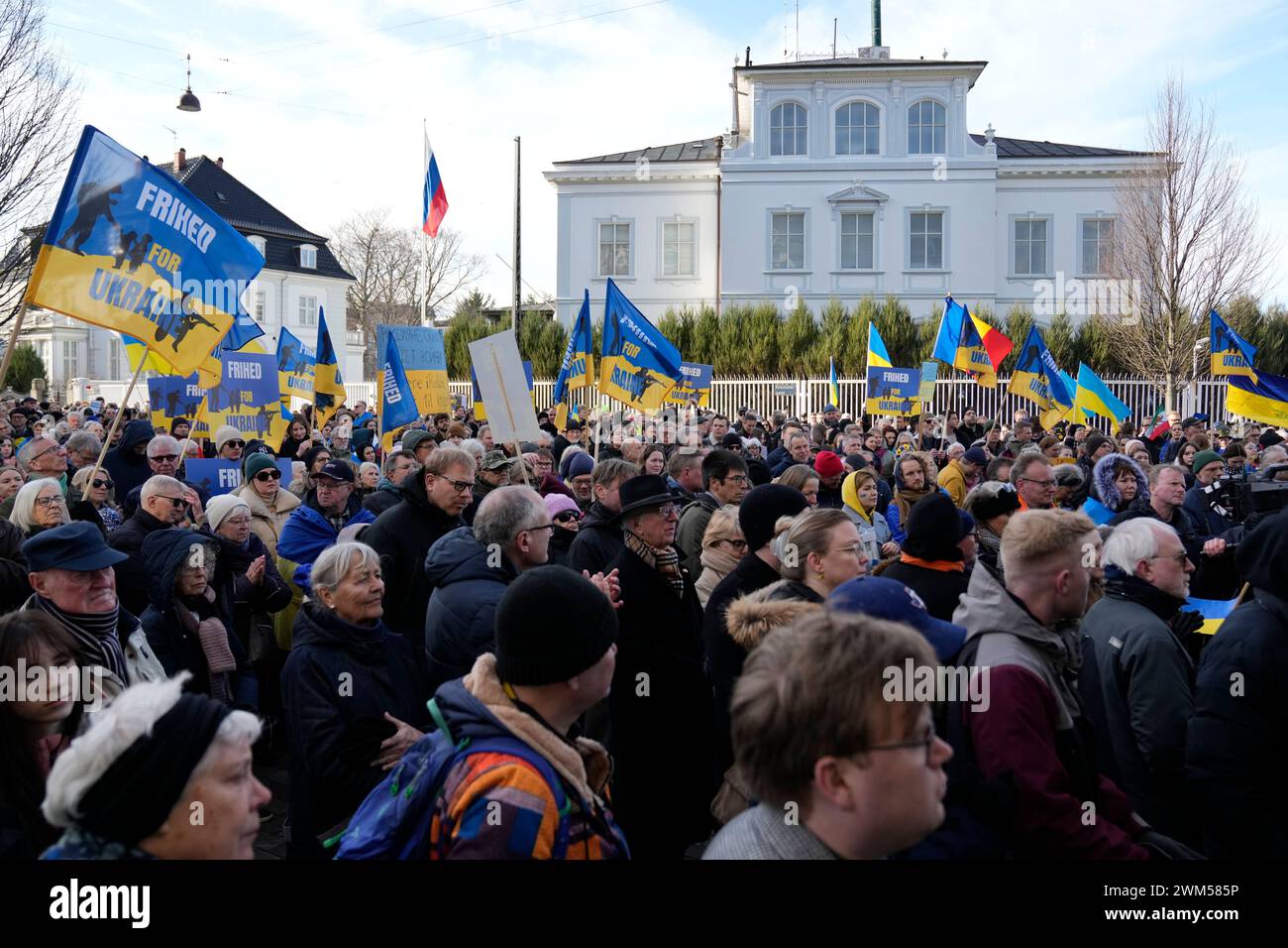 A demonstration for Ukraine in front of the Russian Embassy in ...