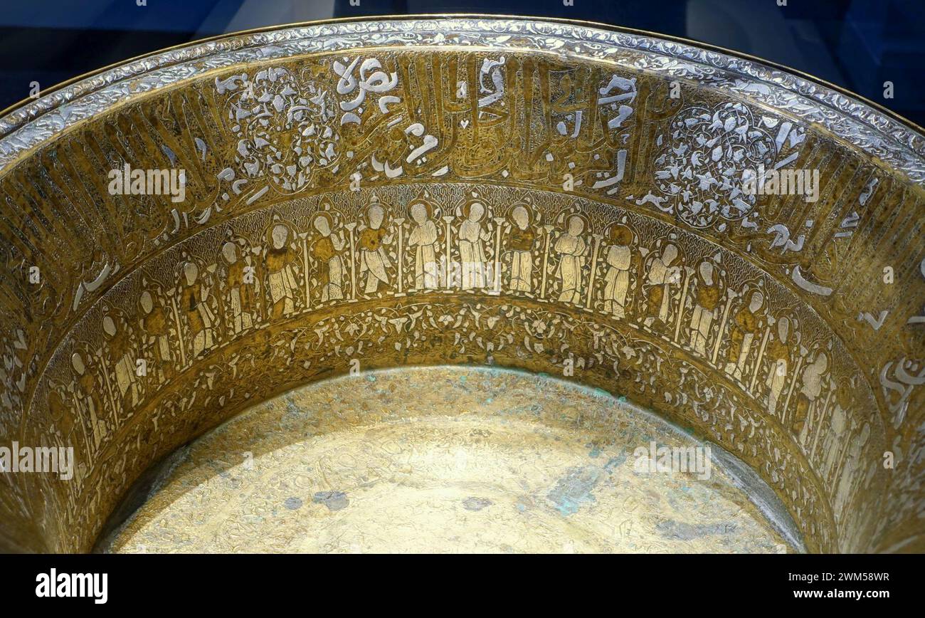 Inlaid basin hi-res stock photography and images - Alamy