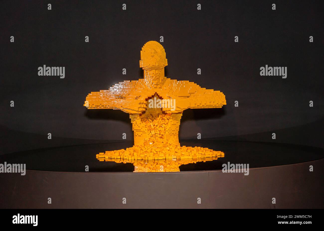 Lego Art Exhibition in Olympia Theater made by artist Nathan Sawaya ...