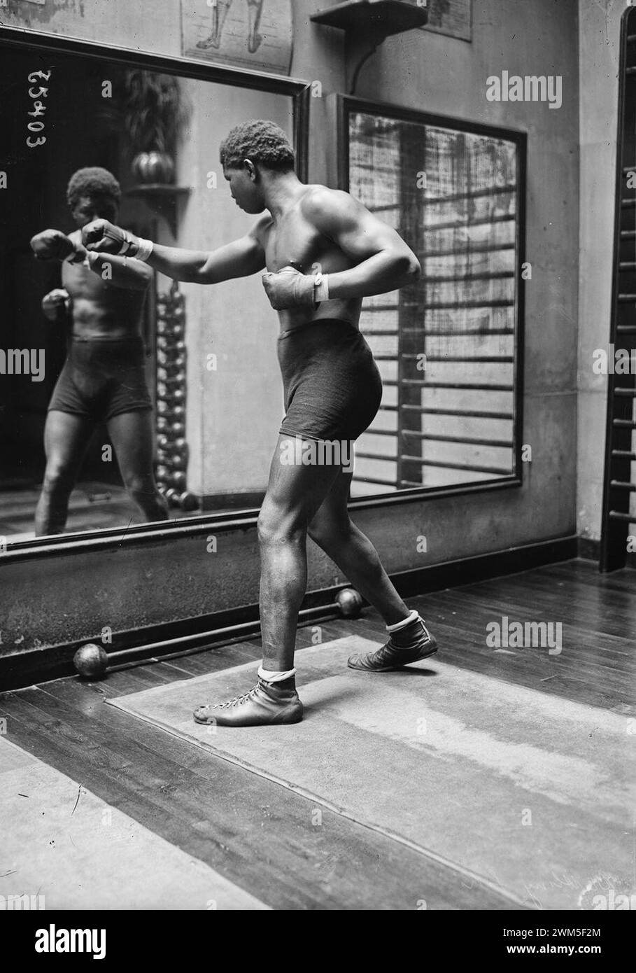 Battling siki hi-res stock photography and images - Alamy