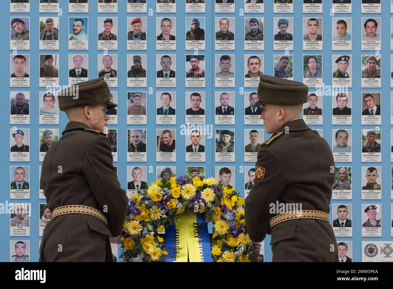 Kiev, Ukraine. 24th Feb, 2024. Ukrainian honor guards place a wreath on ...