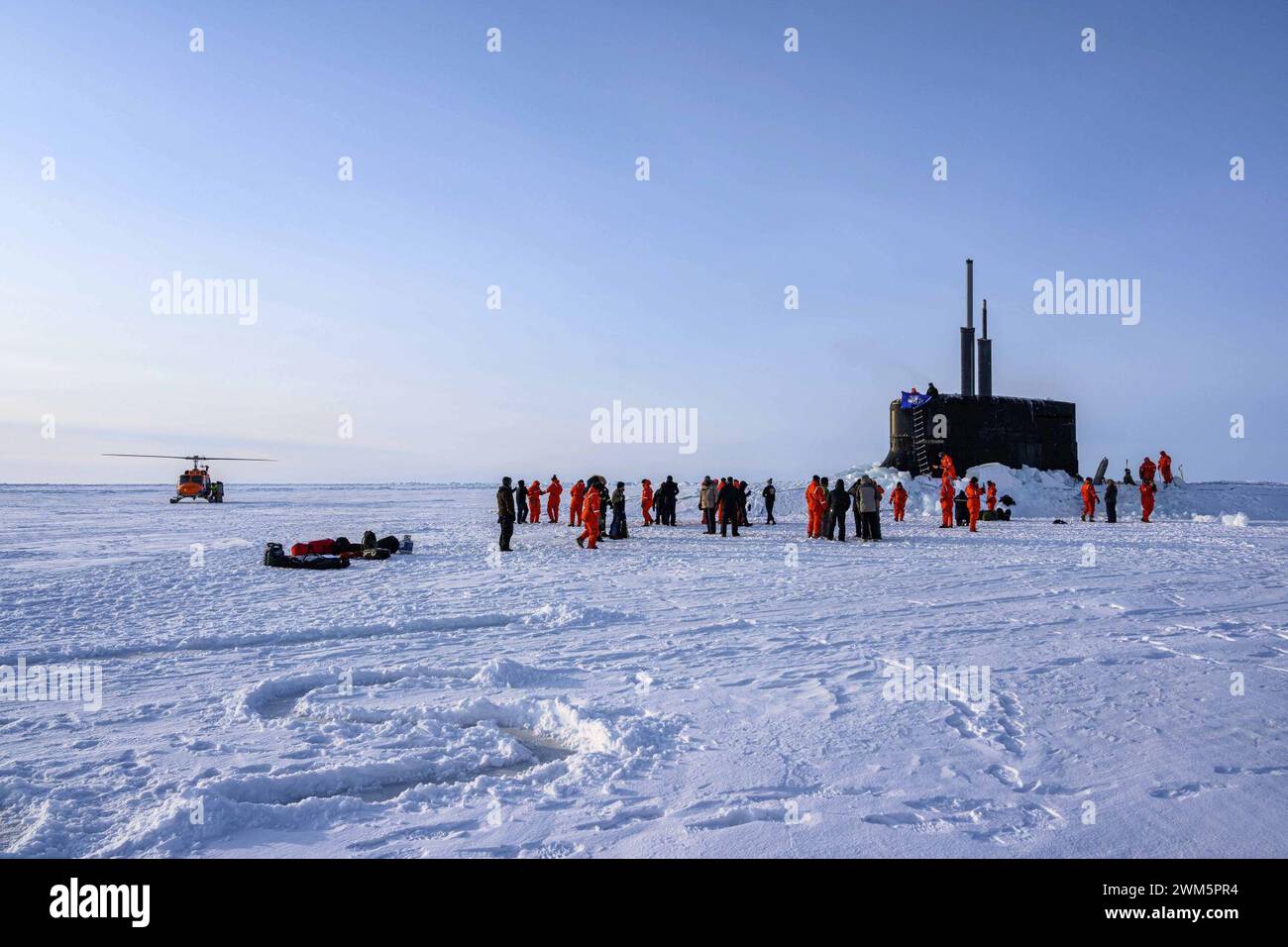 Beaufort Sea, USS Connecticut submarine crew members Stock Photo - Alamy