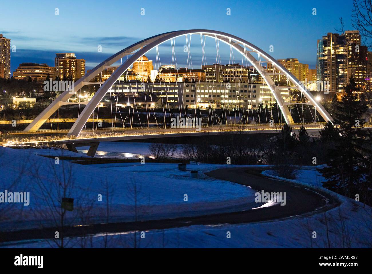 Winter view of downtown edmonton hi-res stock photography and images ...