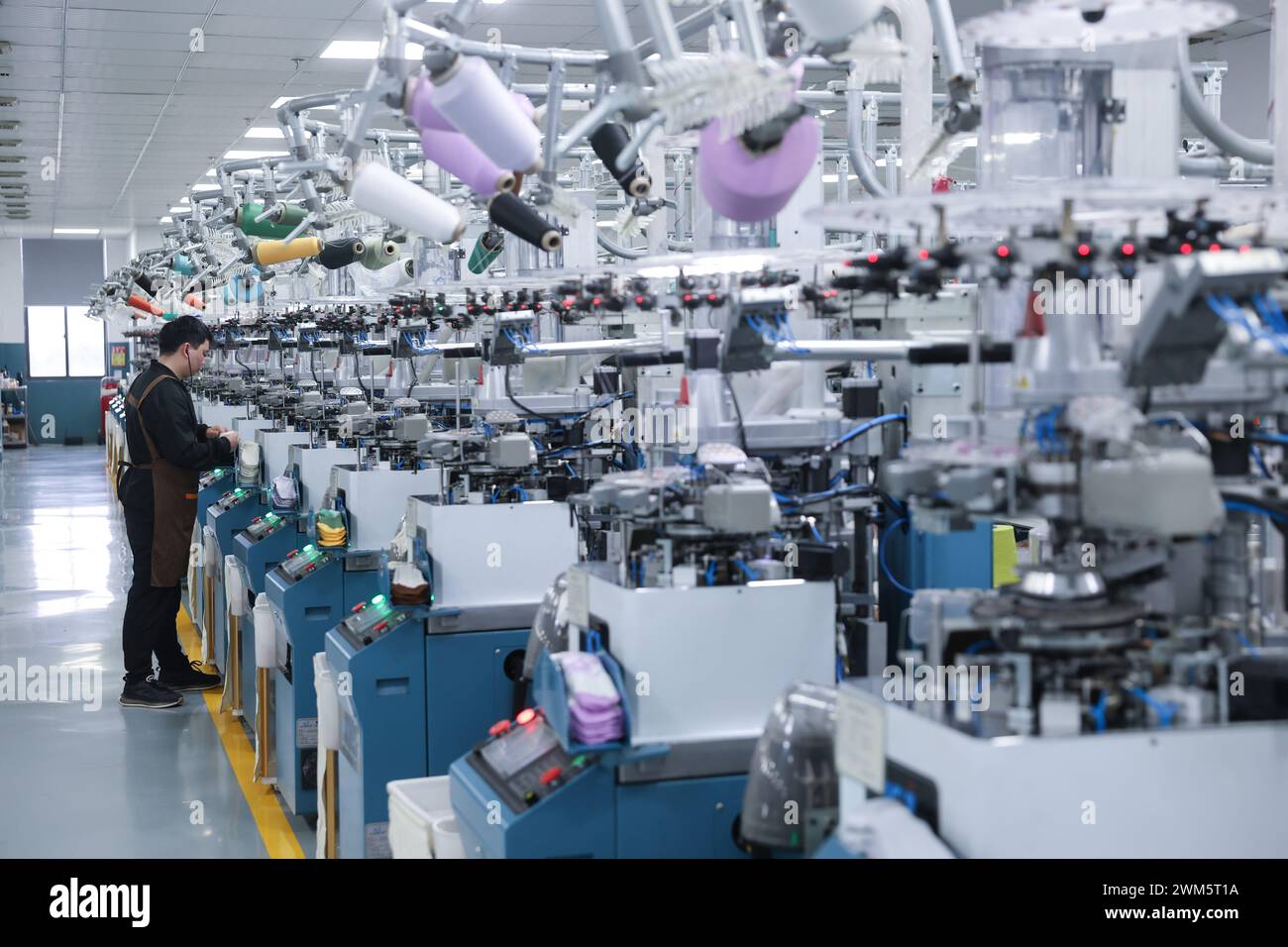 Third world manufacturing hi-res stock photography and images - Alamy