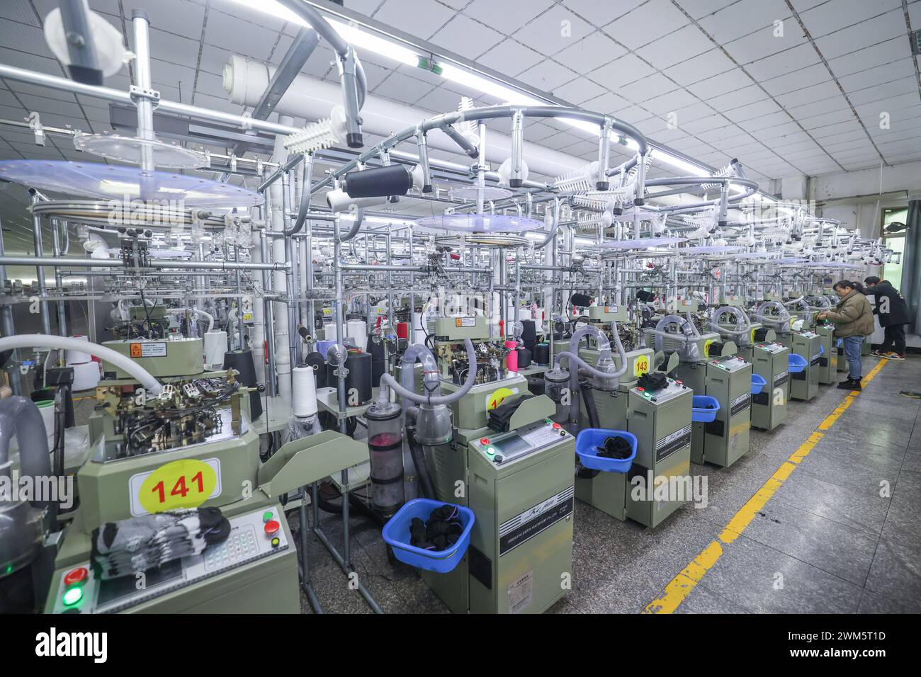 Third world manufacturing hi-res stock photography and images - Alamy
