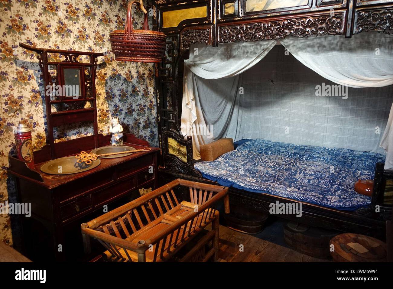 Yin yu tang hi-res stock photography and images - Alamy