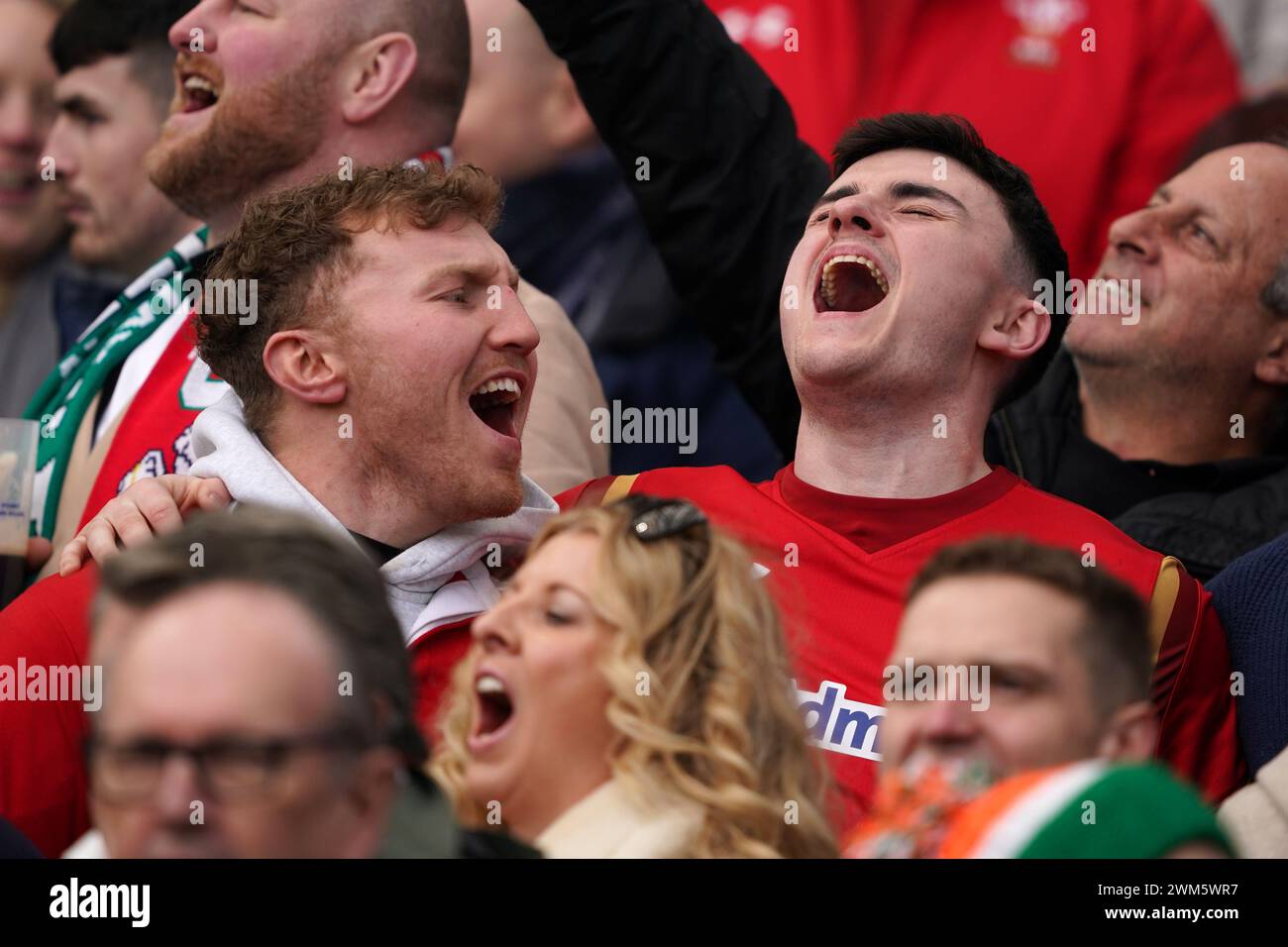 Wales fans sing their national anthem before the Guinness Six Nations ...