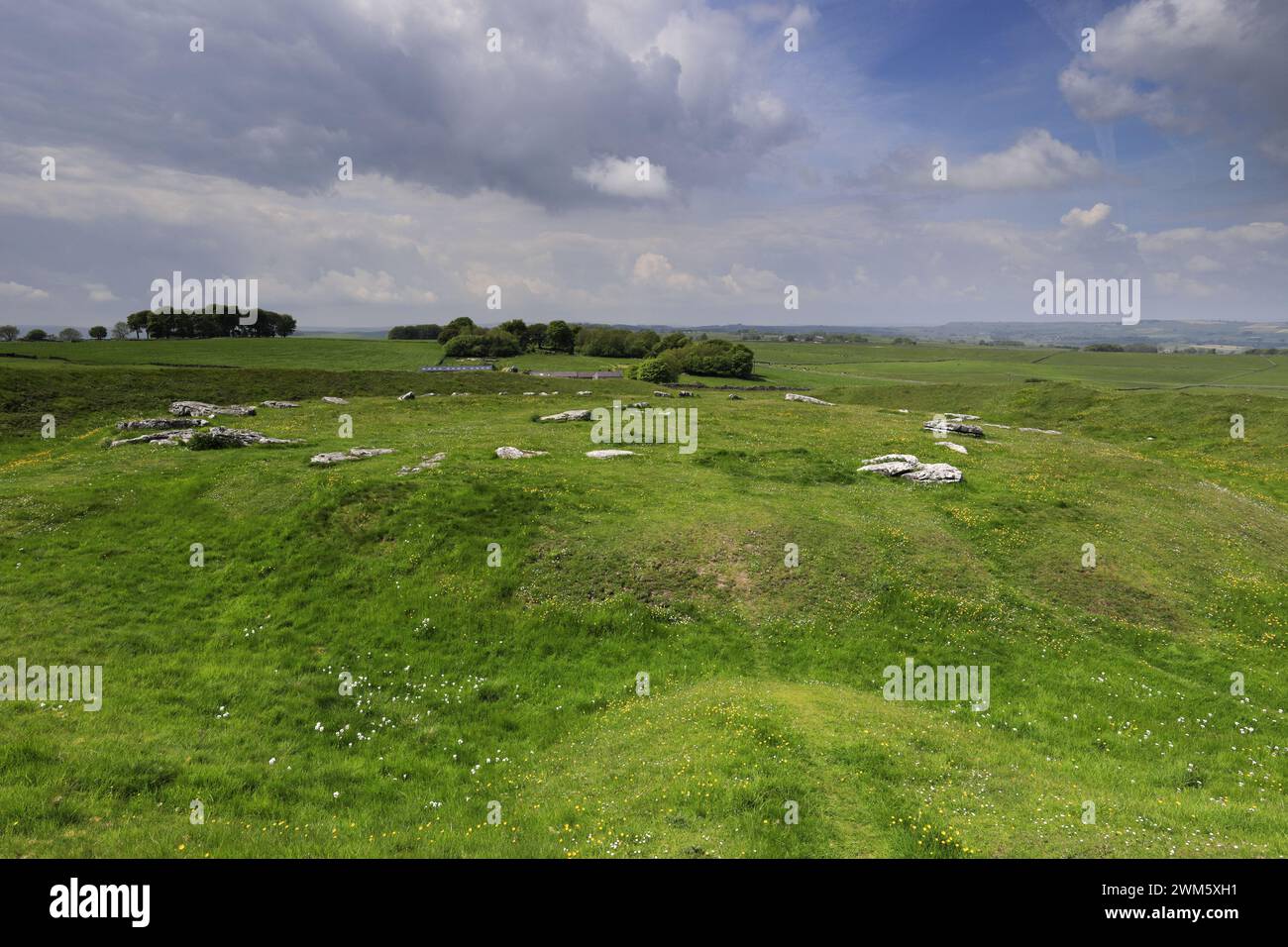 Arbor Low Henge Stone Circle, near the village of Monyash, Peak ...