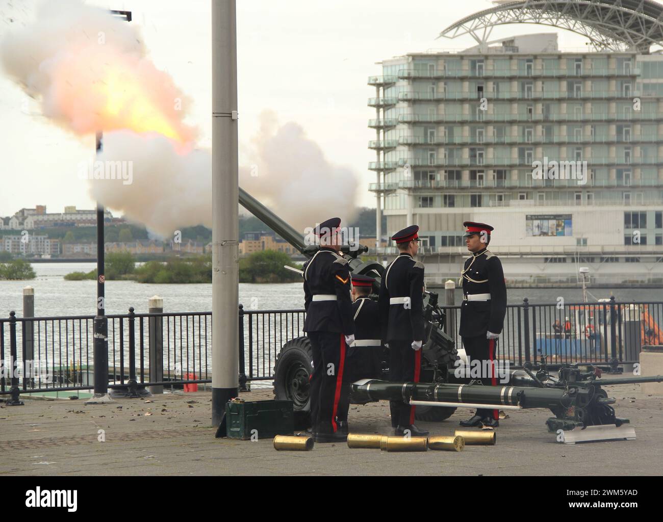 Ceremonial 21 gun salutes fired by The Welsh Borderers, 104 Regiment ...