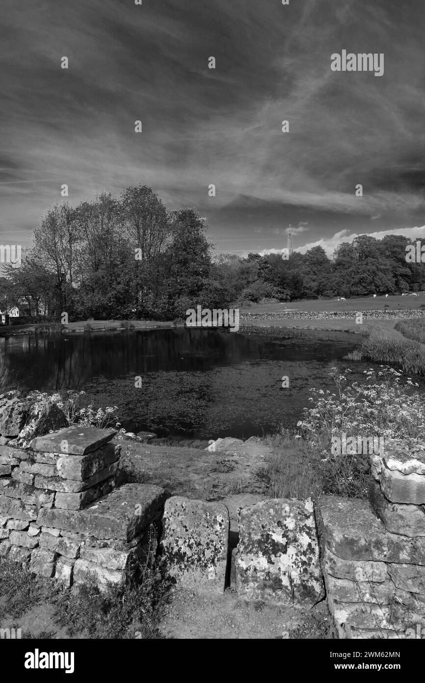 Summer view over Monyash village pond, Peak District National Park ...