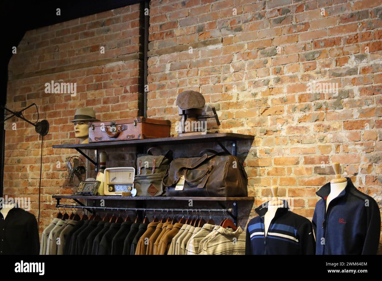 Racks of clothing store hi-res stock photography and images - Alamy