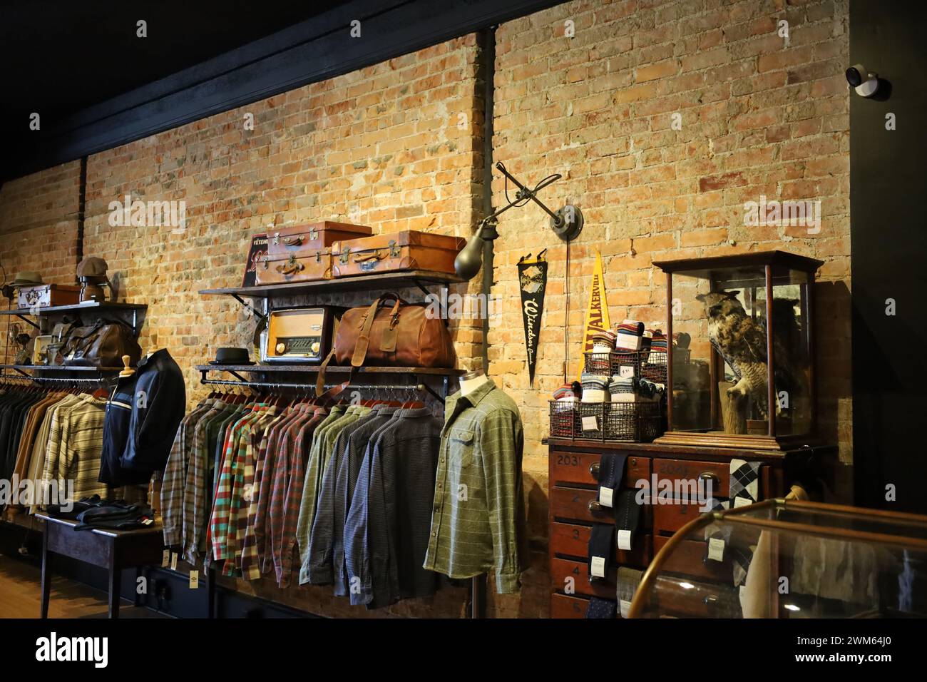 Garments displays hi-res stock photography and images - Alamy