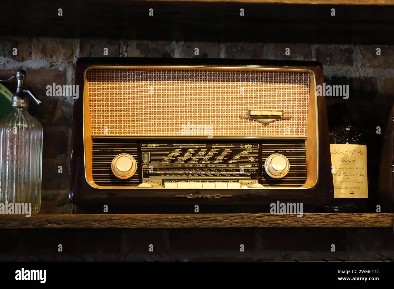 Vintage tuner hi-res stock photography and images - Alamy