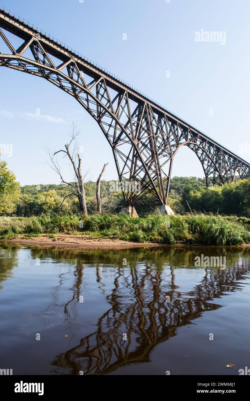 Railroad tracks over river hi-res stock photography and images - Alamy