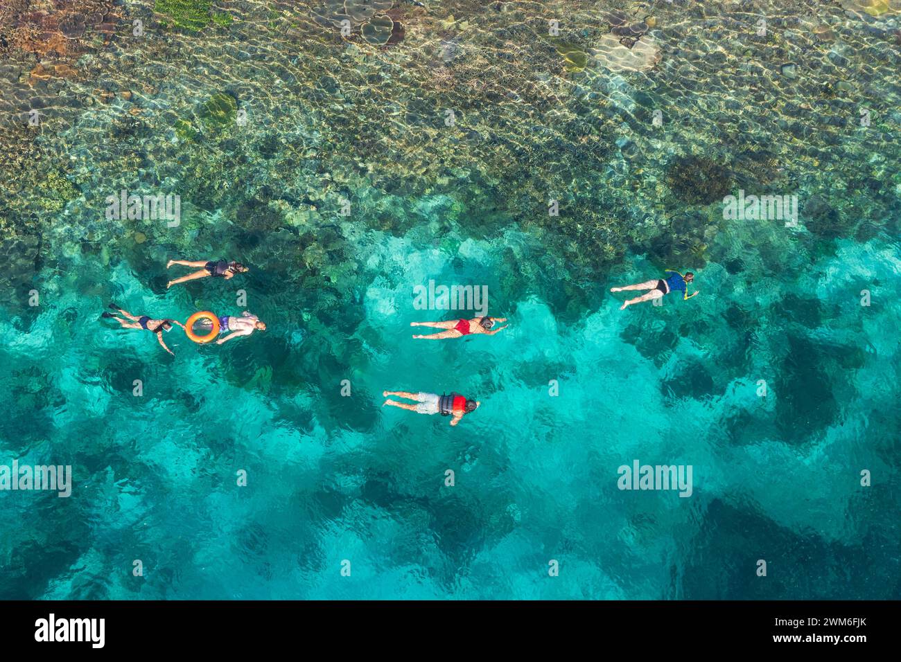 Coral reef from above hi-res stock photography and images - Alamy