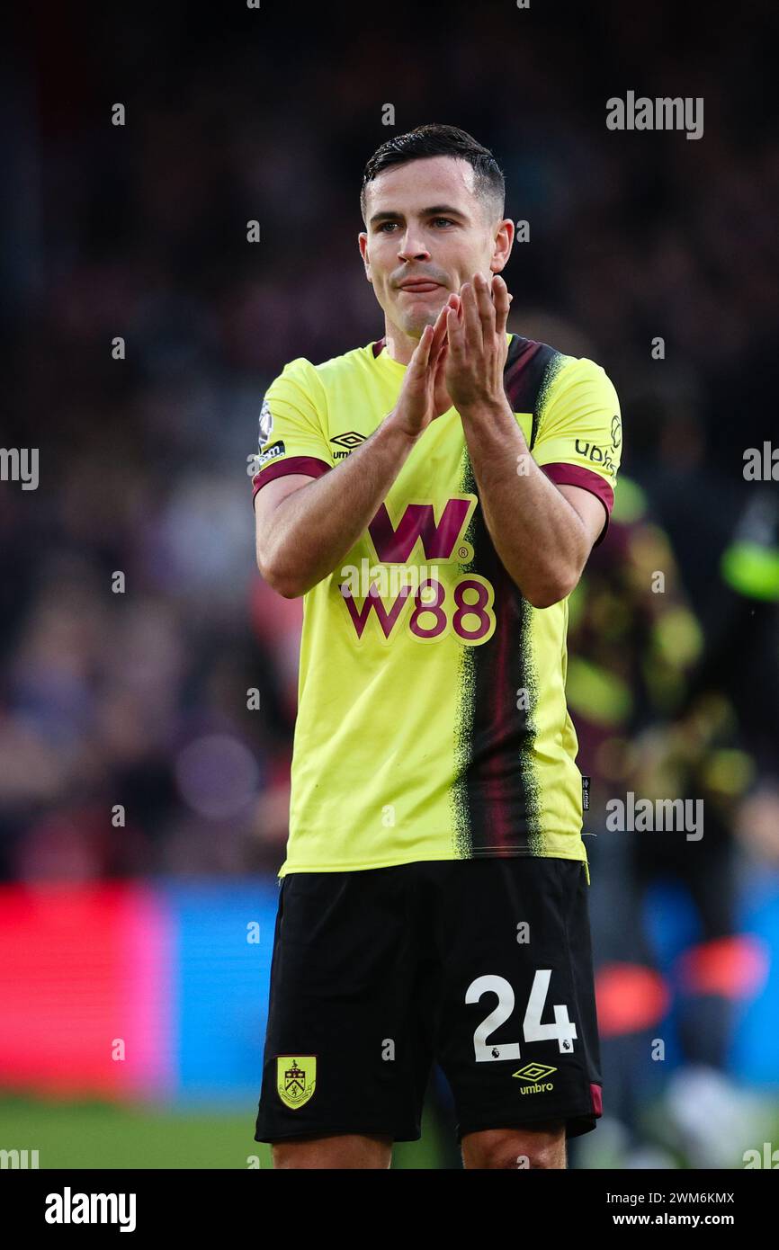 Josh cullen of burnley fc hi-res stock photography and images - Alamy
