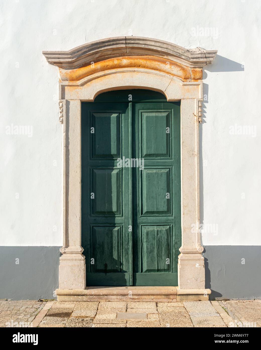 Traditional white painted door hi-res stock photography and images - Alamy