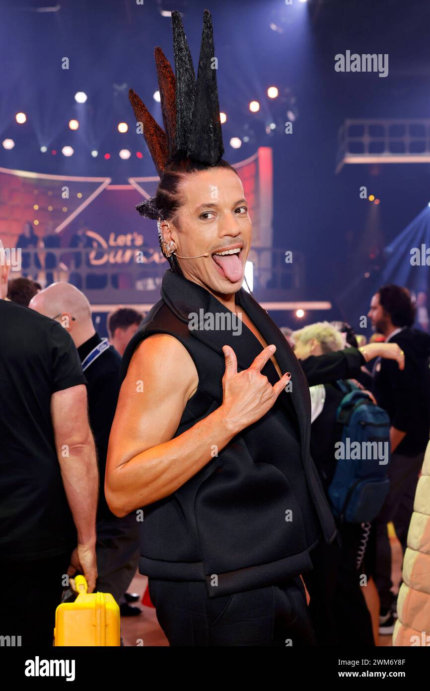 Die Juroren Jorge Gonzalez bei der 17. Staffel der RTL-Tanzshow Let s Dance im MMC Coloneum ...