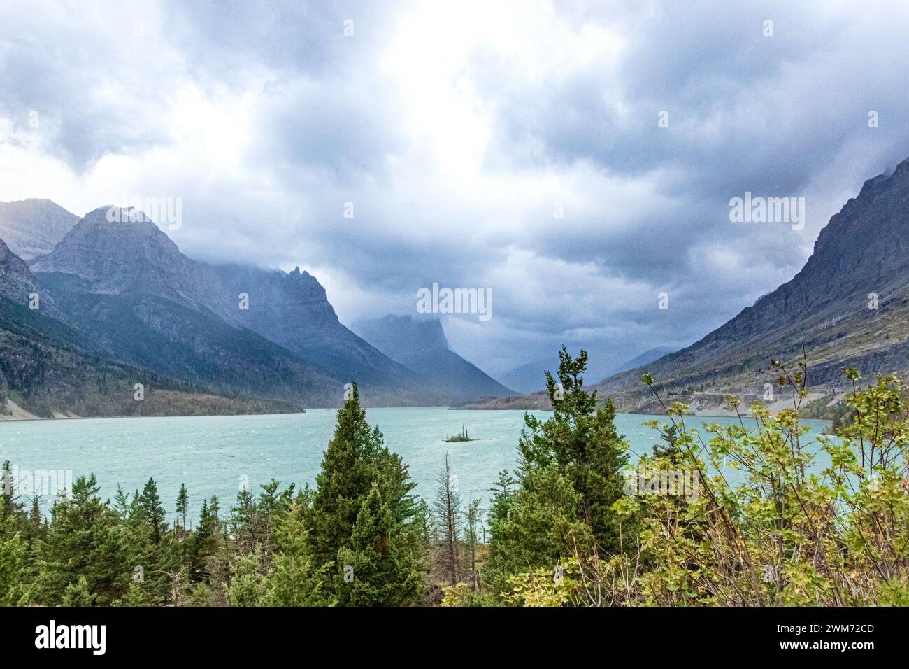 Goose island in glacier national hi-res stock photography and images ...