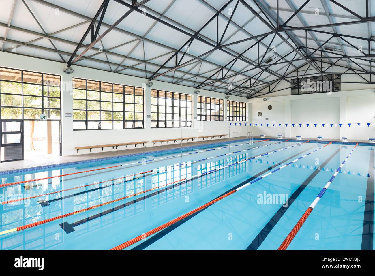 Indoor swimming pool hi-res stock photography and images - Alamy