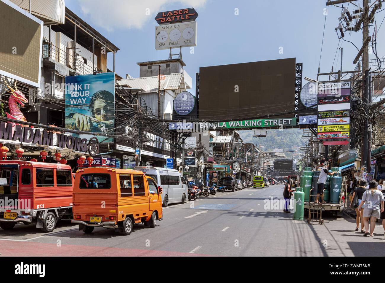 Bangla road hi-res stock photography and images - Alamy
