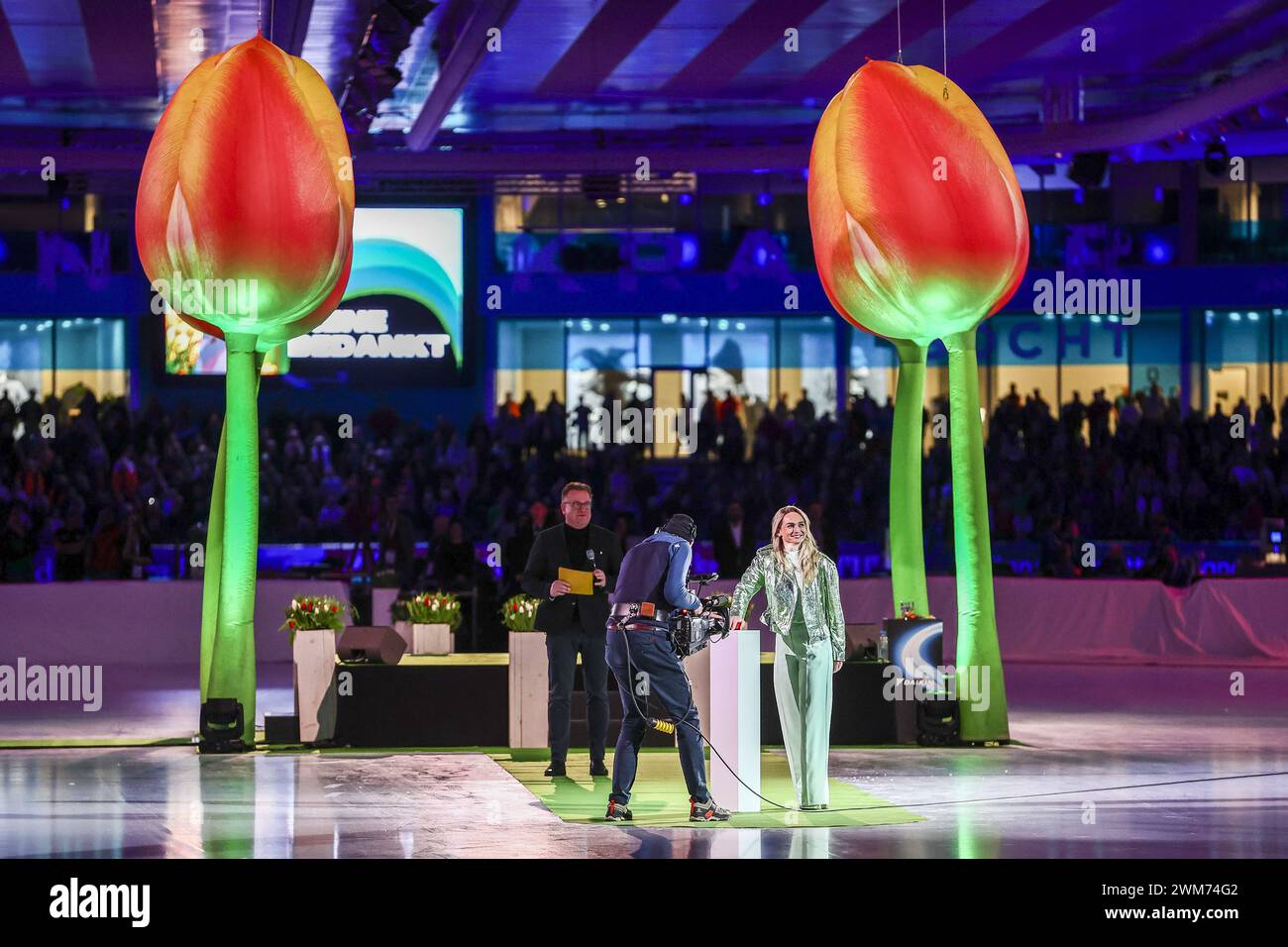 HEERENVEEN - Irene Schouten unveiled her name in a hall of fame at the ...