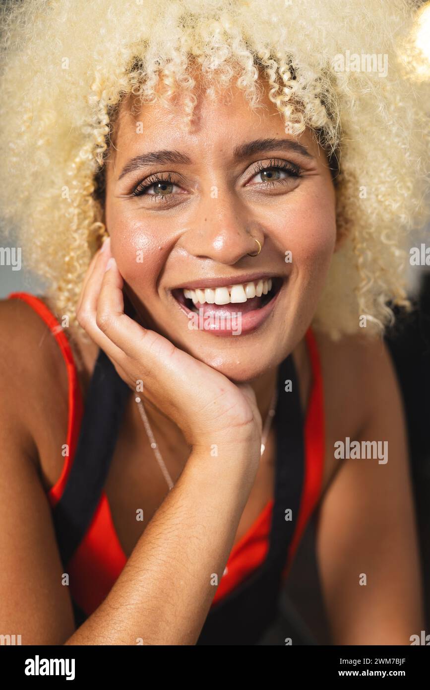 Beautiful young lady smiles hi-res stock photography and images - Alamy