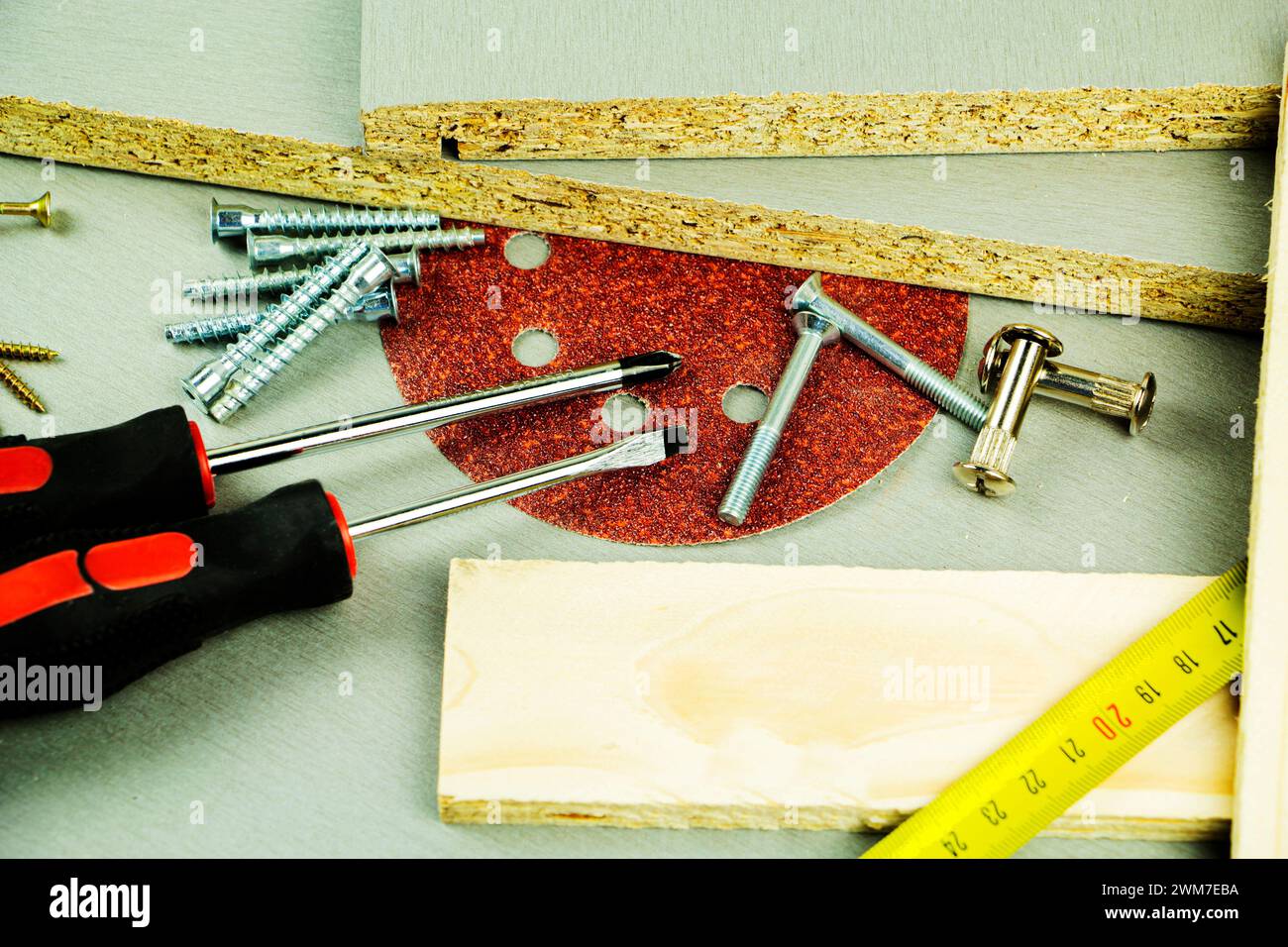 Cabinet fixings hi-res stock photography and images - Alamy