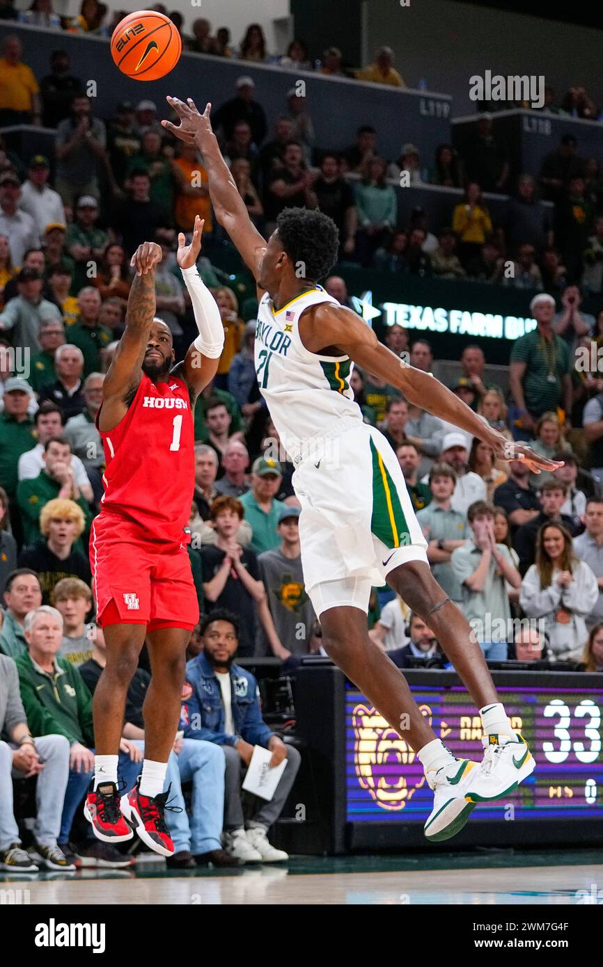 Houston guard Jamal Shead (1) shoots against Baylor center Yves Missi ...