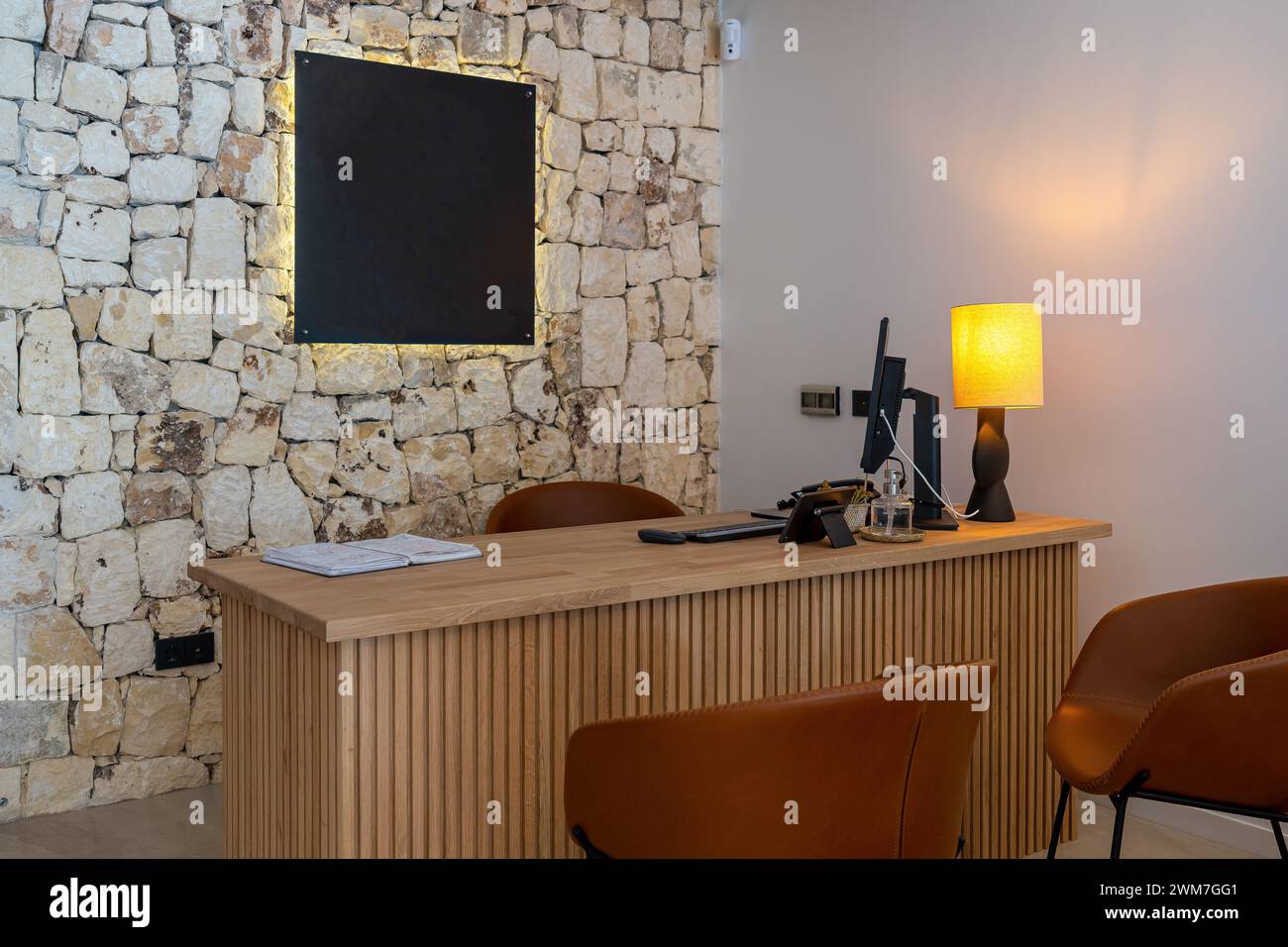 Empty hotel reception room hi-res stock photography and images - Alamy