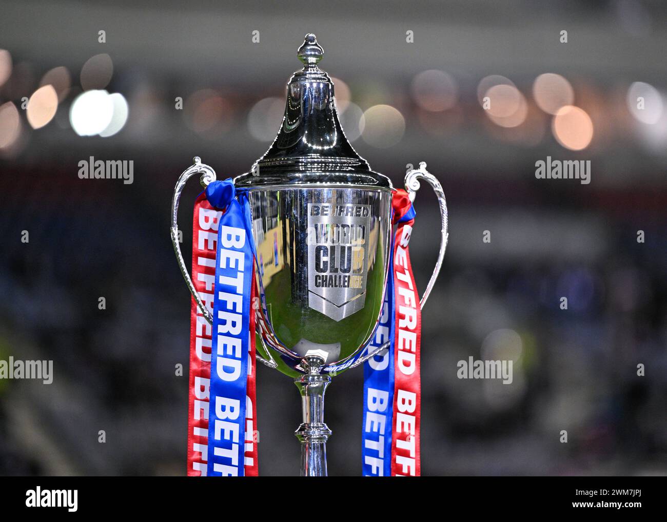 World club challenge trophy hi-res stock photography and images - Alamy