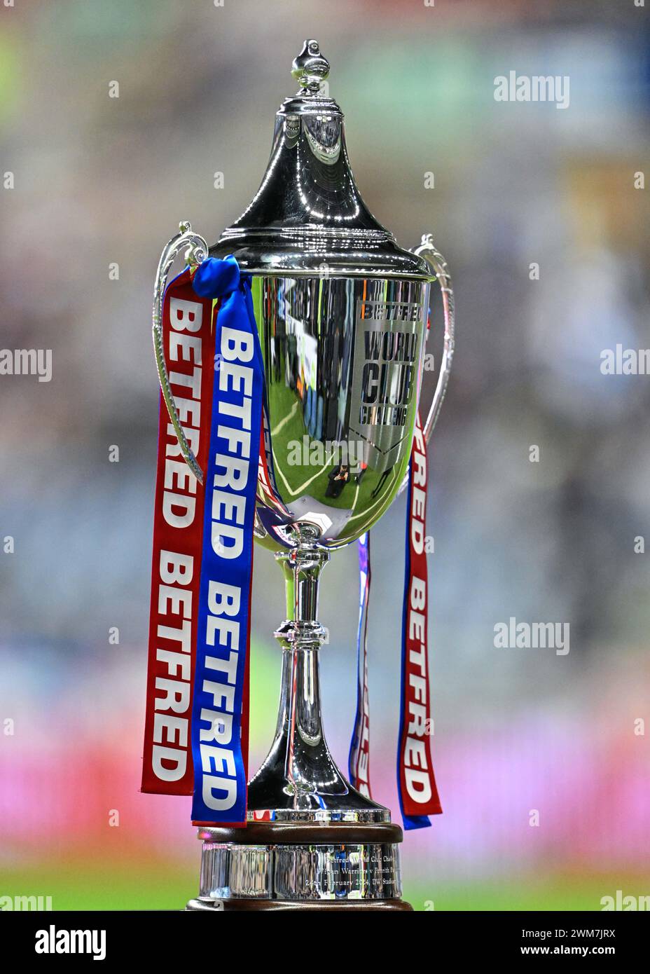 World club challenge trophy hi-res stock photography and images - Alamy